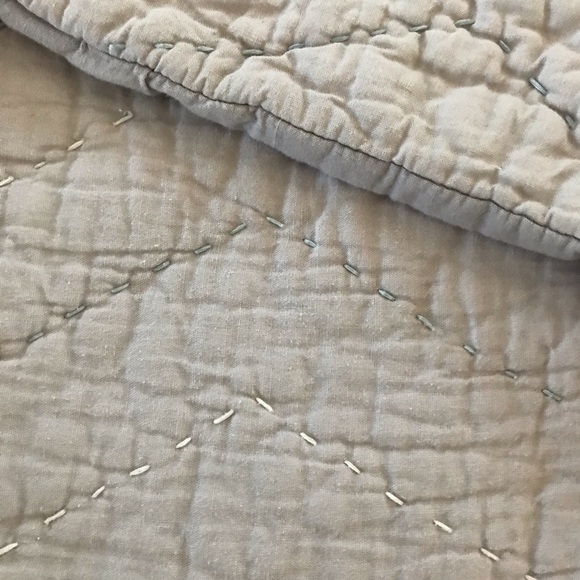 Real Simple | Bedding | Real Simple Brand Quilt And Shams | Poshmark